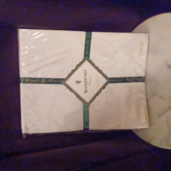 Waterford | Dining | Waterford Linens Table Cover | Poshmark